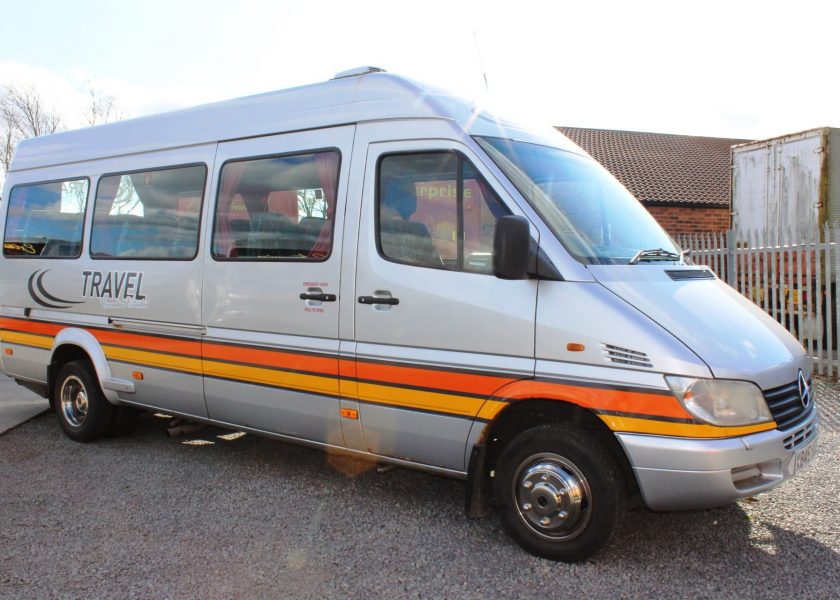 2000 MERCEDES-BENZ SPRINTER 16 SEATS - Hills Coaches