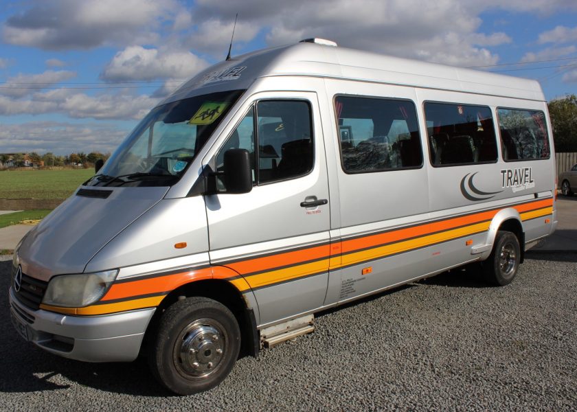 2000 MERCEDES-BENZ SPRINTER 16 SEATS - Hills Coaches