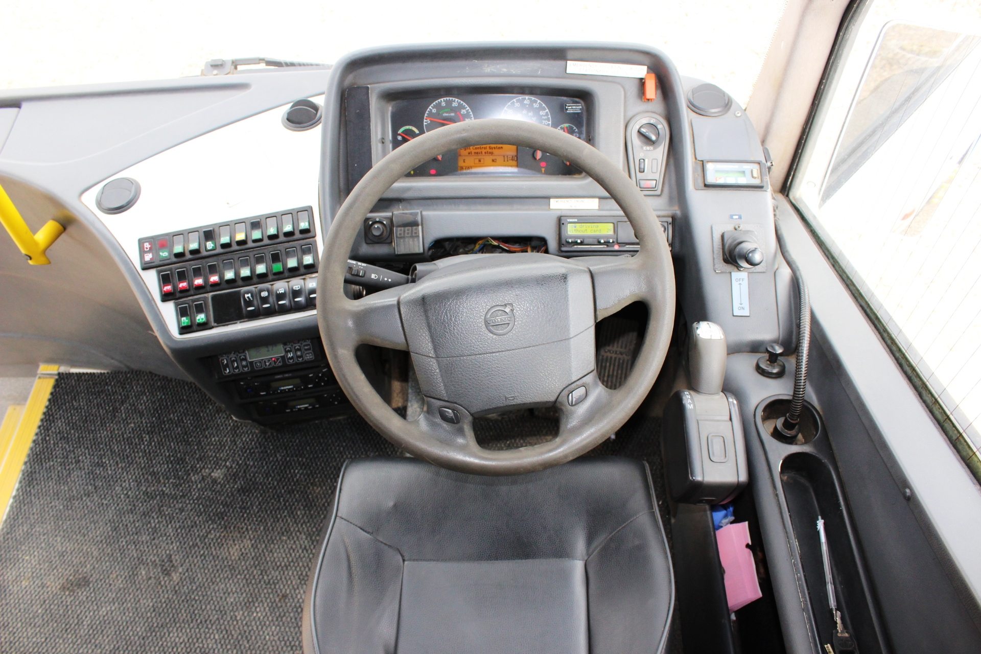 07 VOLVO B12B CAETANO LEVANTE 49 SEATS - Hills Coaches