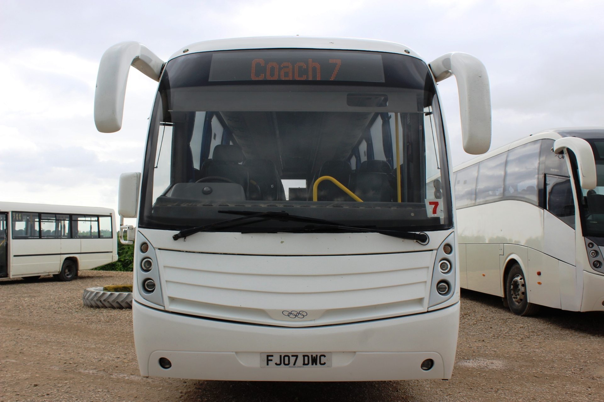 07 VOLVO B12B CAETANO LEVANTE 49 SEATS - Hills Coaches