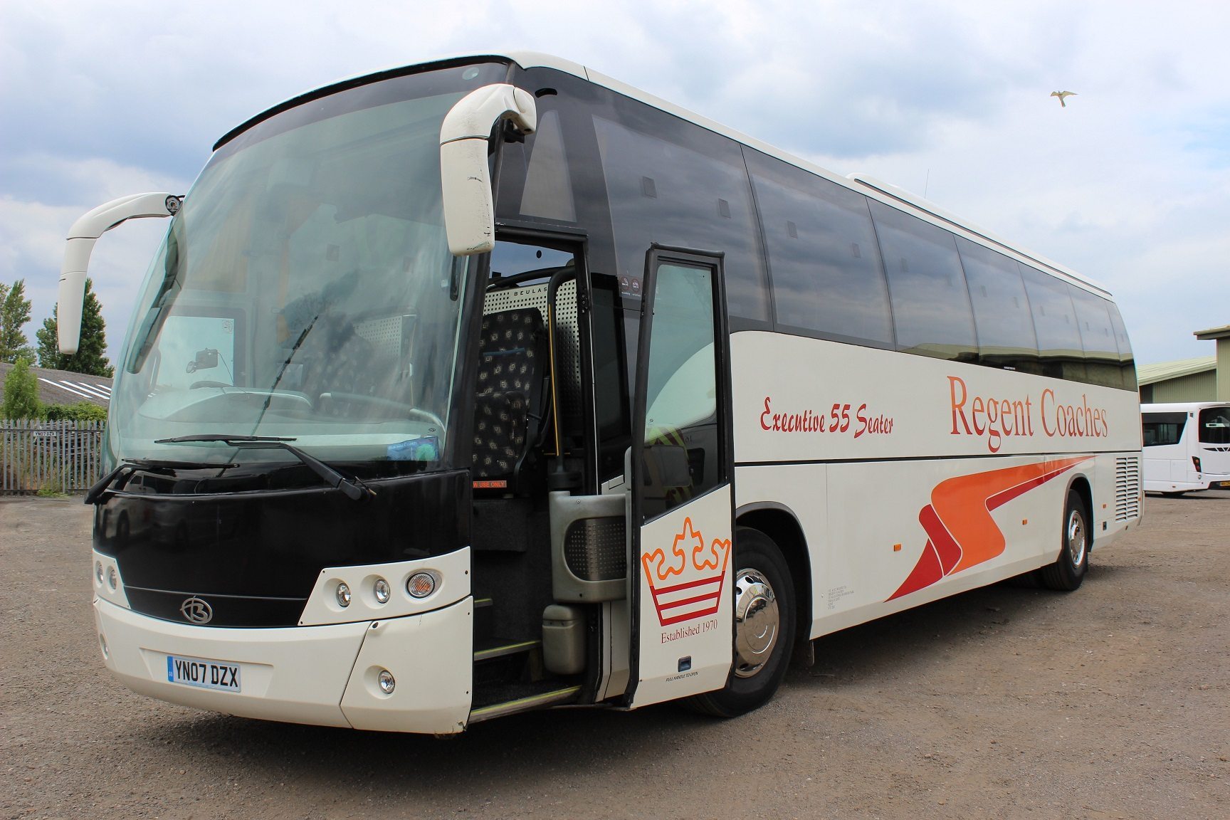 07 IRISBUS CYGNUS 55 RECLINER EXEC - Hills Coaches