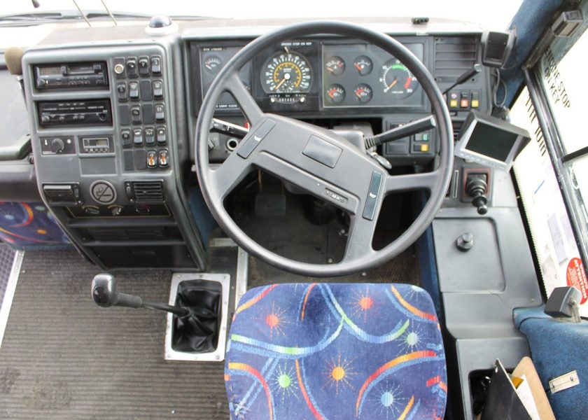 99 VOLVO B10M PLAXTON EXCALIBUR 57 STS - Hills Coaches