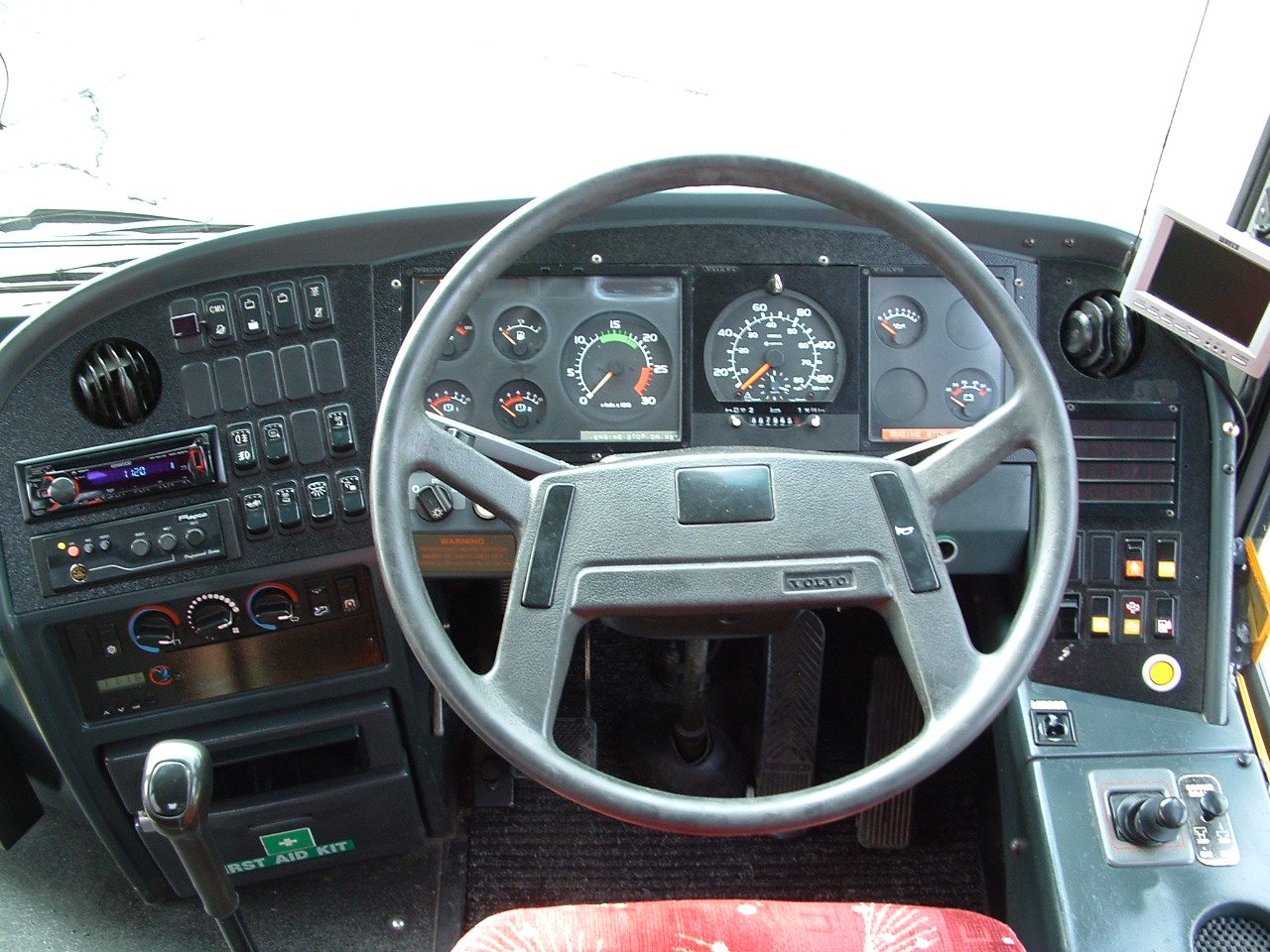 2000 VOLVO B10M PLAXTON PARAGON - Hills Coaches