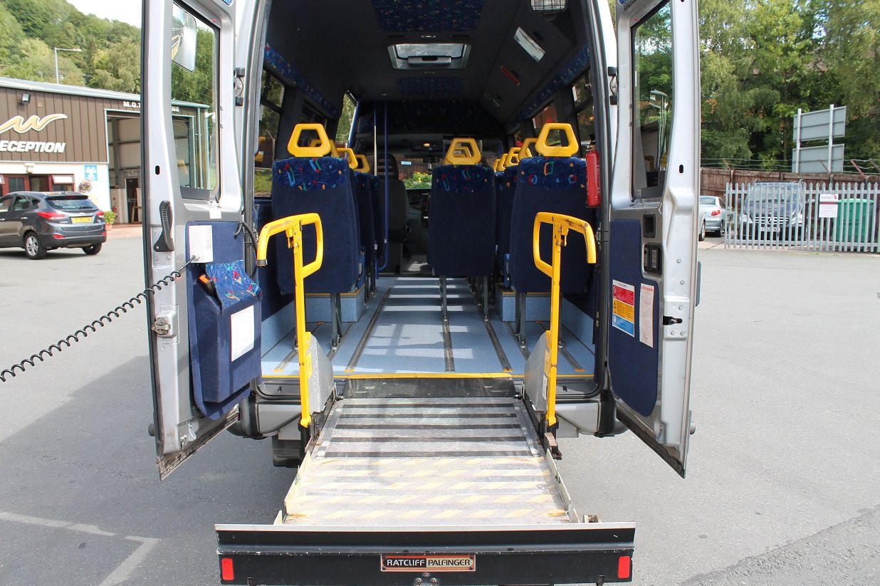 2007 IVECO DAILY 15 SEATS + WHEELCHAIR LIFT - Hills Coaches