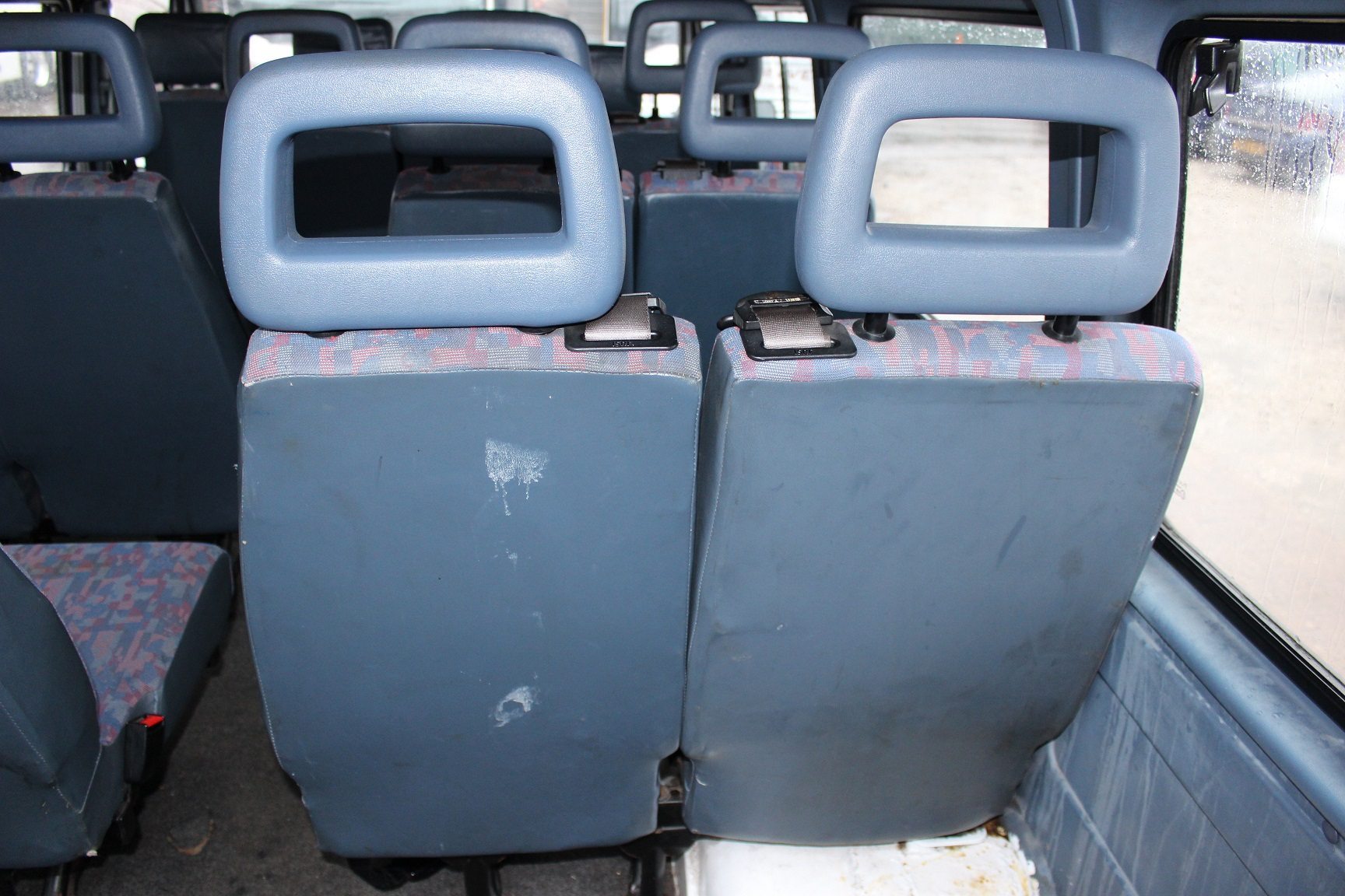 02 LDV CONVOY 400 16 SEATS - Hills Coaches