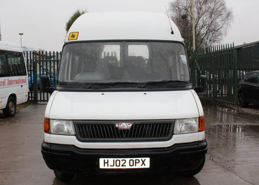 02 LDV CONVOY 400 16 SEATS - Hills Coaches