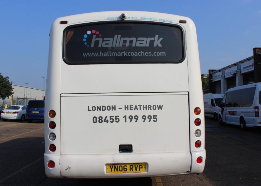06 MERCEDES PLAXTON CHEETAH 25 SEATS - Hills Coaches