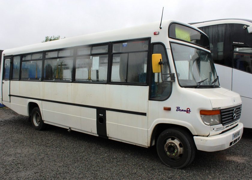 2000 MERCEDES PLAXTON BEAVER 31 STS - Hills Coaches