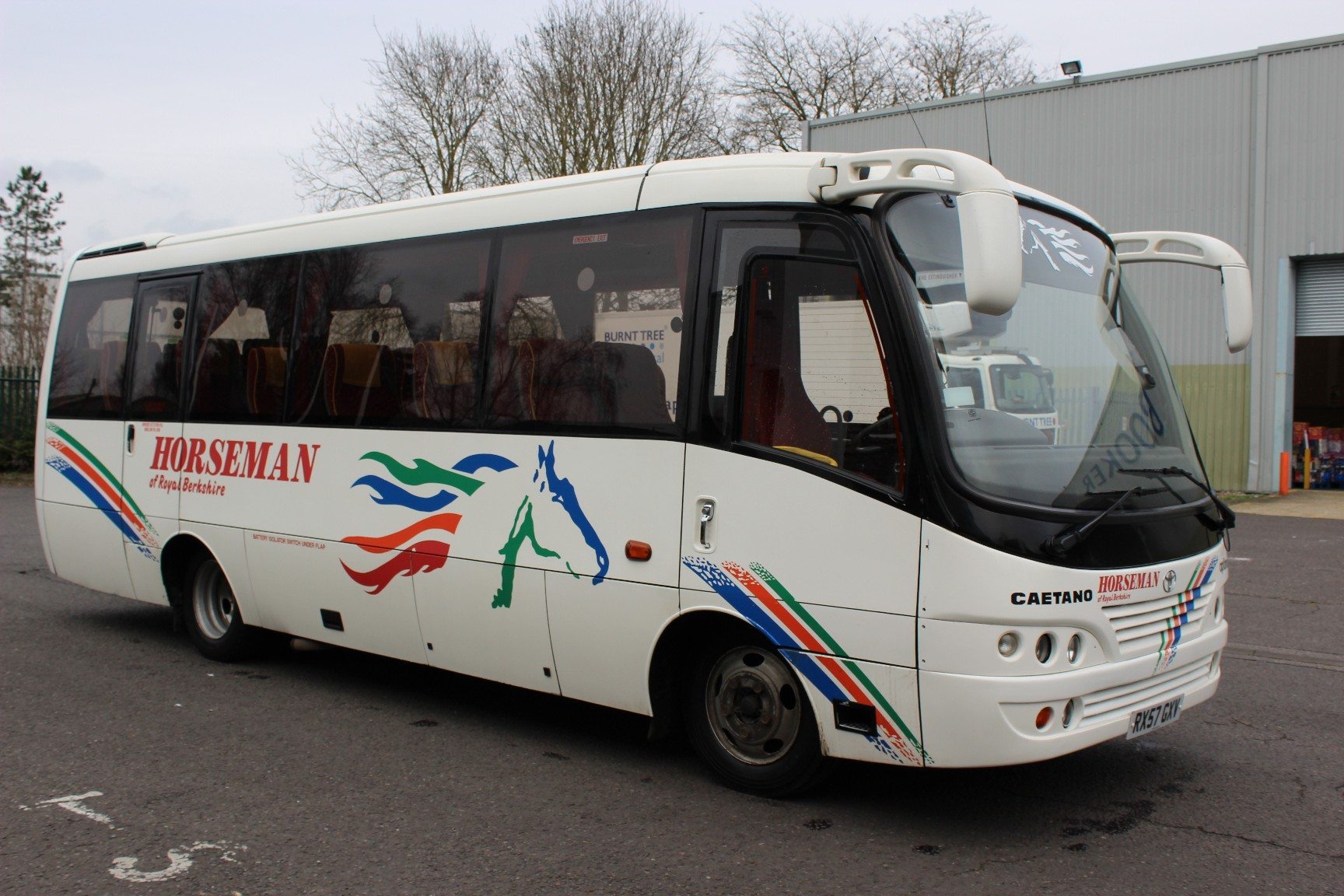 07 TOYOTA OPTIMO V 26 RECLINER - Hills Coaches