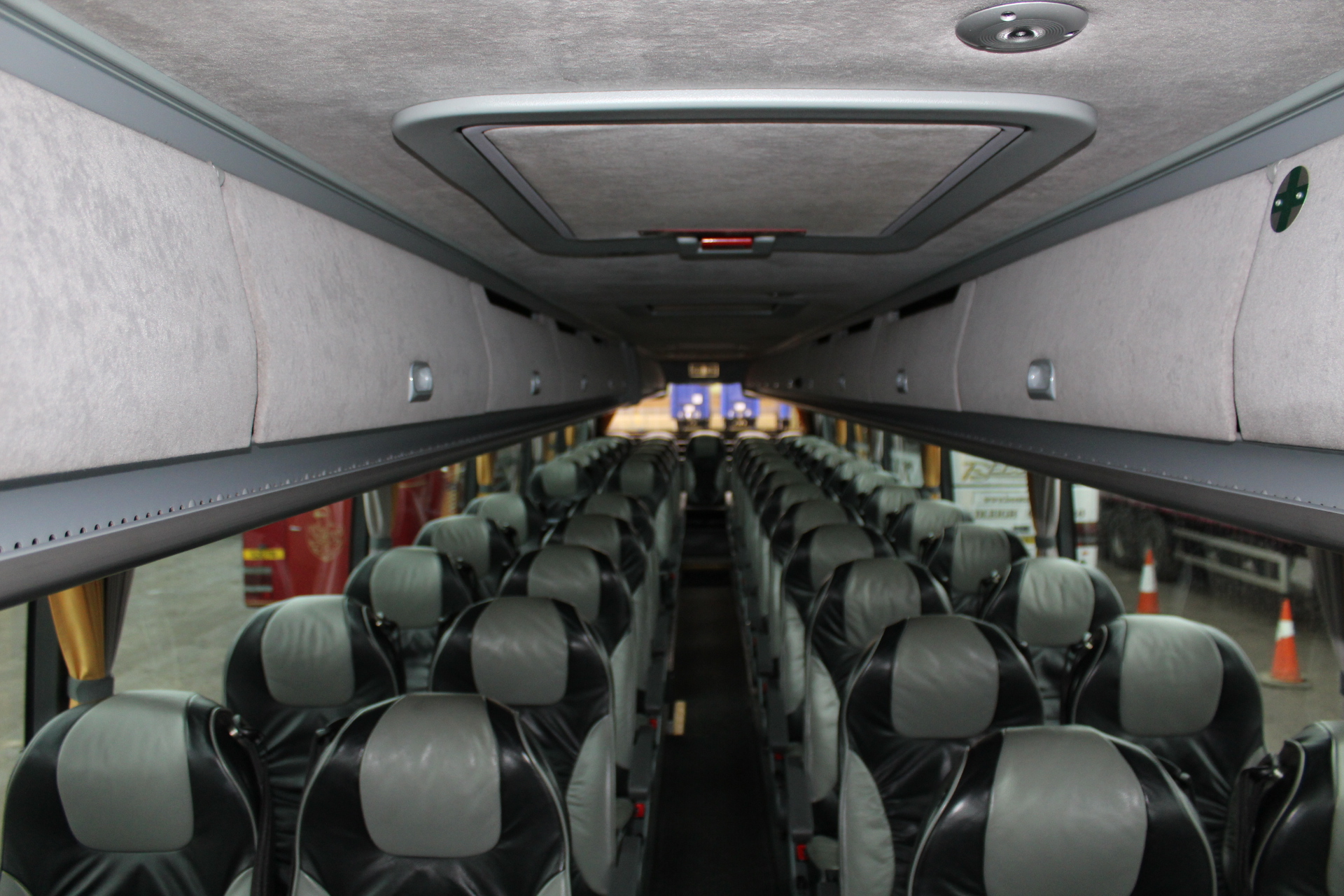08 VAN HOOL ASTRON T916 53 SEATS - Hills Coaches