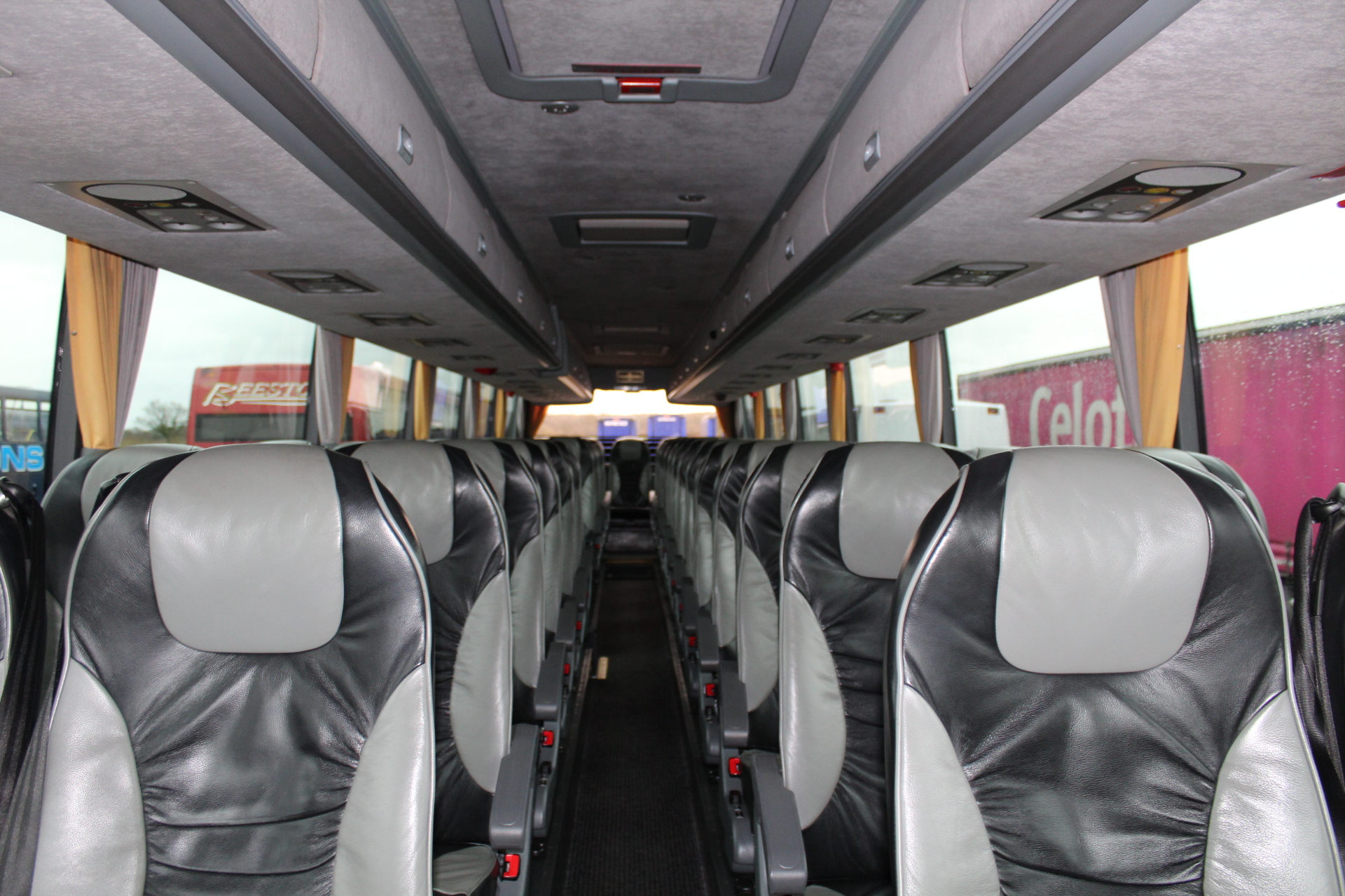 08 VAN HOOL ASTRON T916 53 SEATS - Hills Coaches