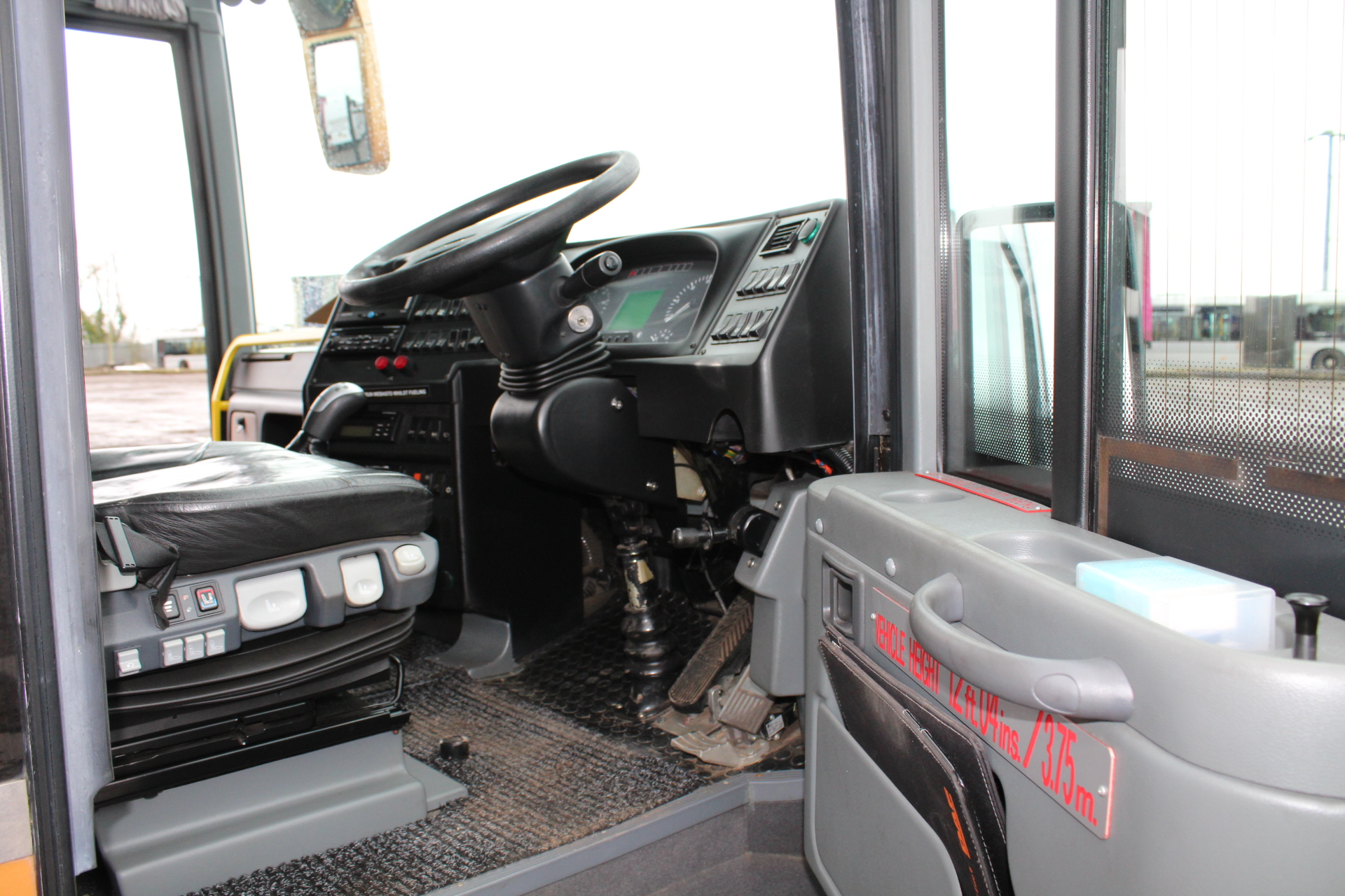 08 VAN HOOL ASTRON T916 53 SEATS - Hills Coaches