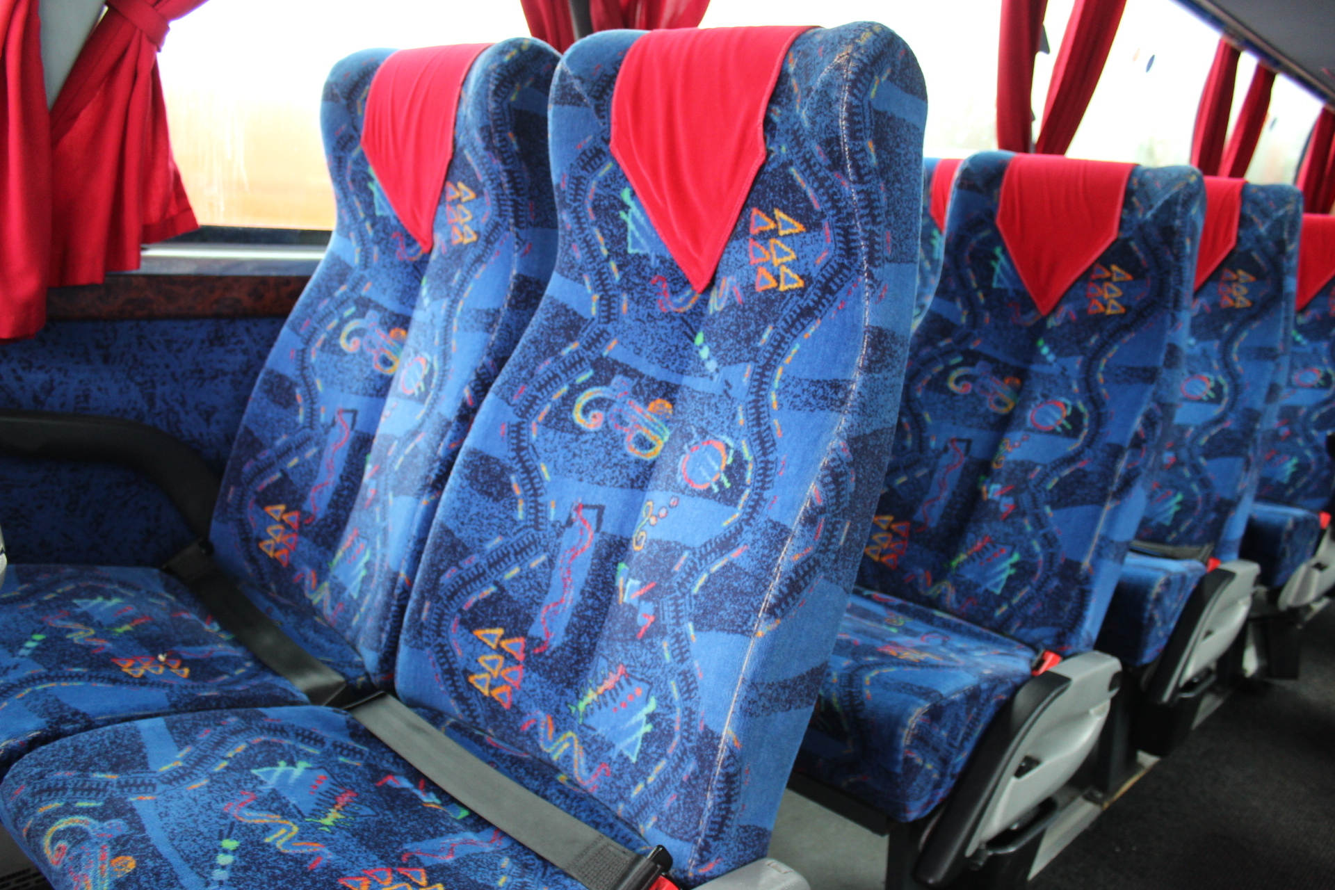 2002 NEOPLAN STARLINER 48 SEATER - Hills Coaches