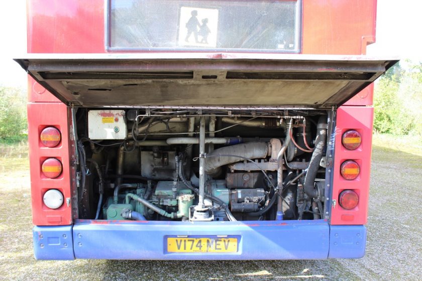 2000 DENNIS TRIDENT ALEXANDER ALX 400 - Hills Coaches