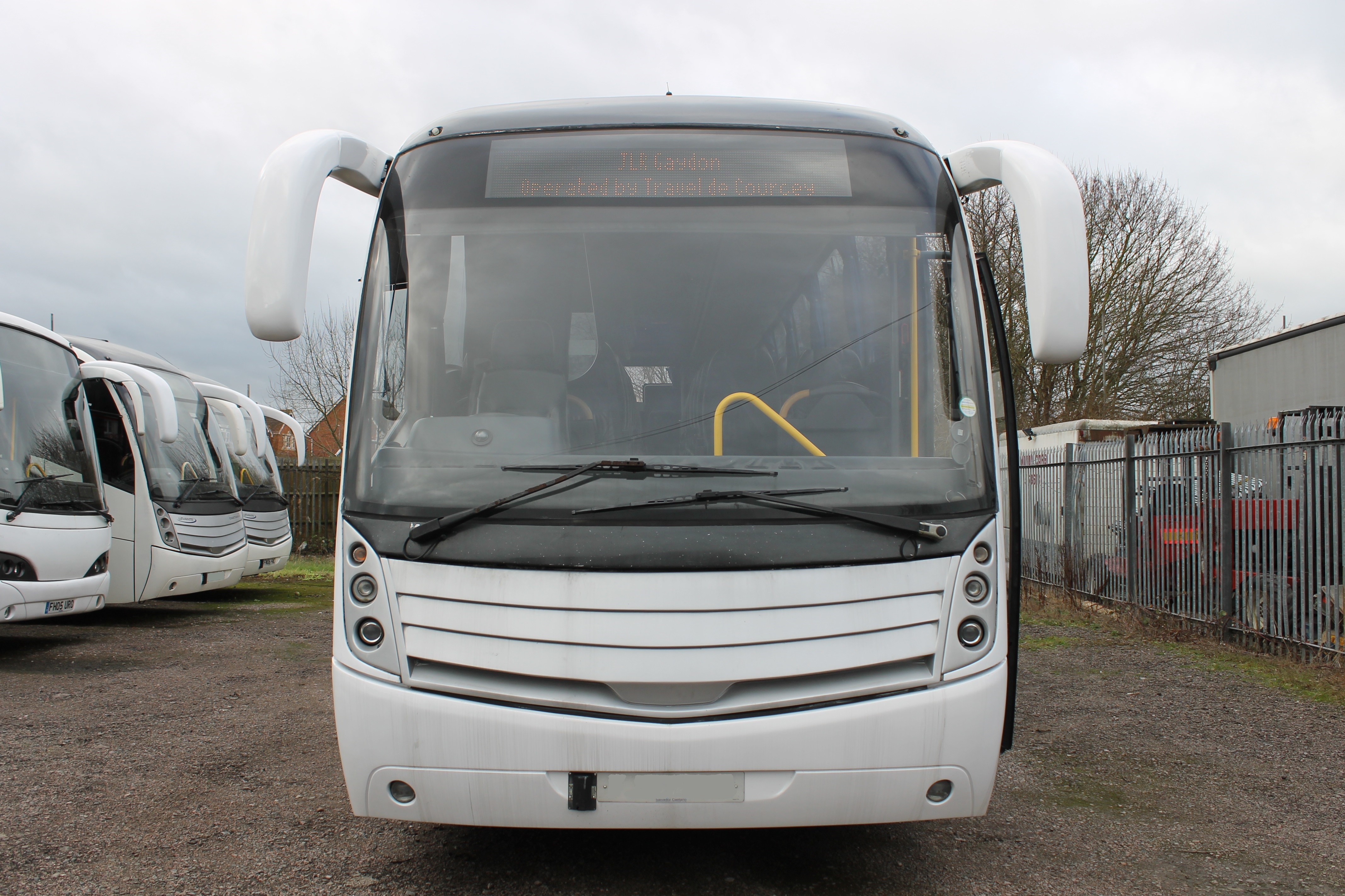 2006 VOLVO B12B CAETANO LEVANTE 48 SEATS - Hills Coaches