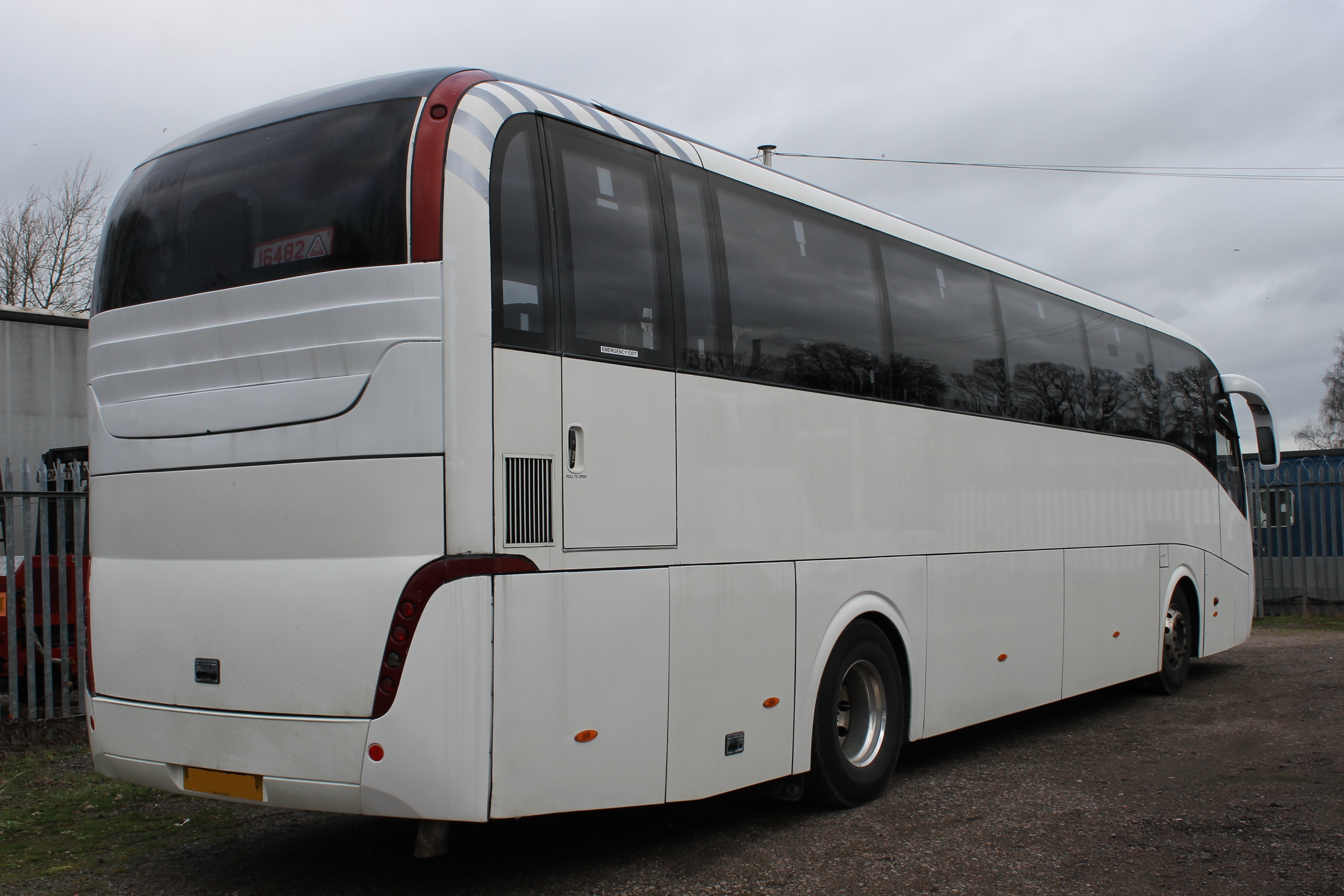 2006 VOLVO B12B CAETANO LEVANTE 48 SEATS - Hills Coaches