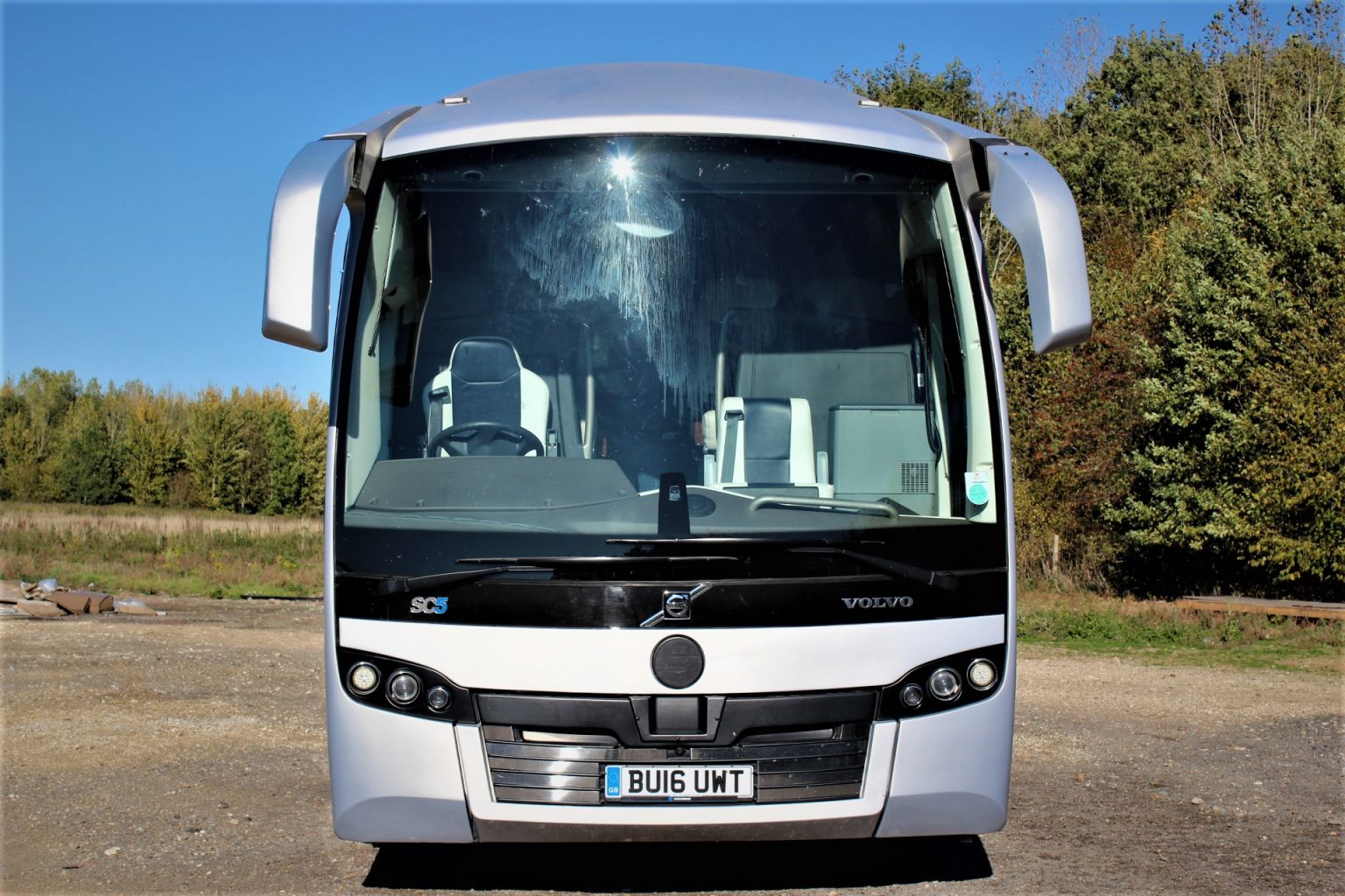2016 VOLVO B8R SUNSUNDEGUI SC5 - Hills Coaches