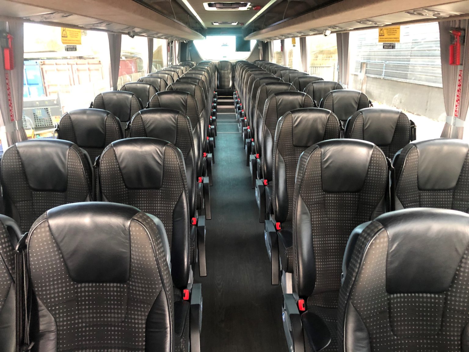 2015 VOLVO B8R PLAXTON PANTHER 3 59 SEAT EURO 6 - Hills Coaches