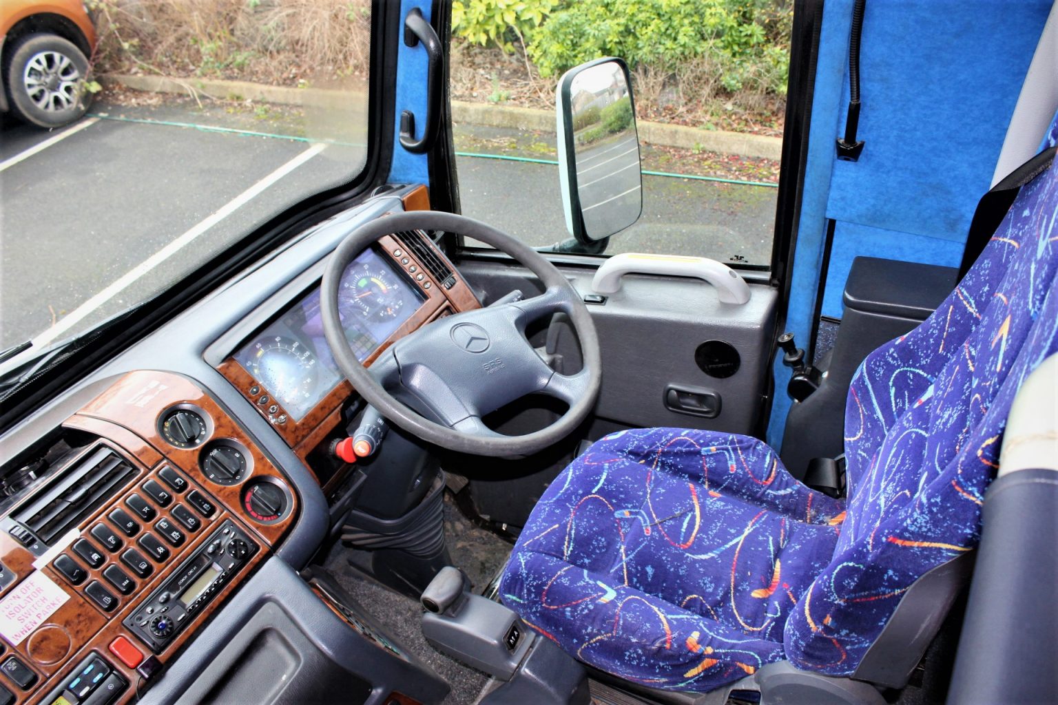 2005 MERCEDES-BENZ UNVI CIMO-II TOURING 41 SEATS - Hills Coaches