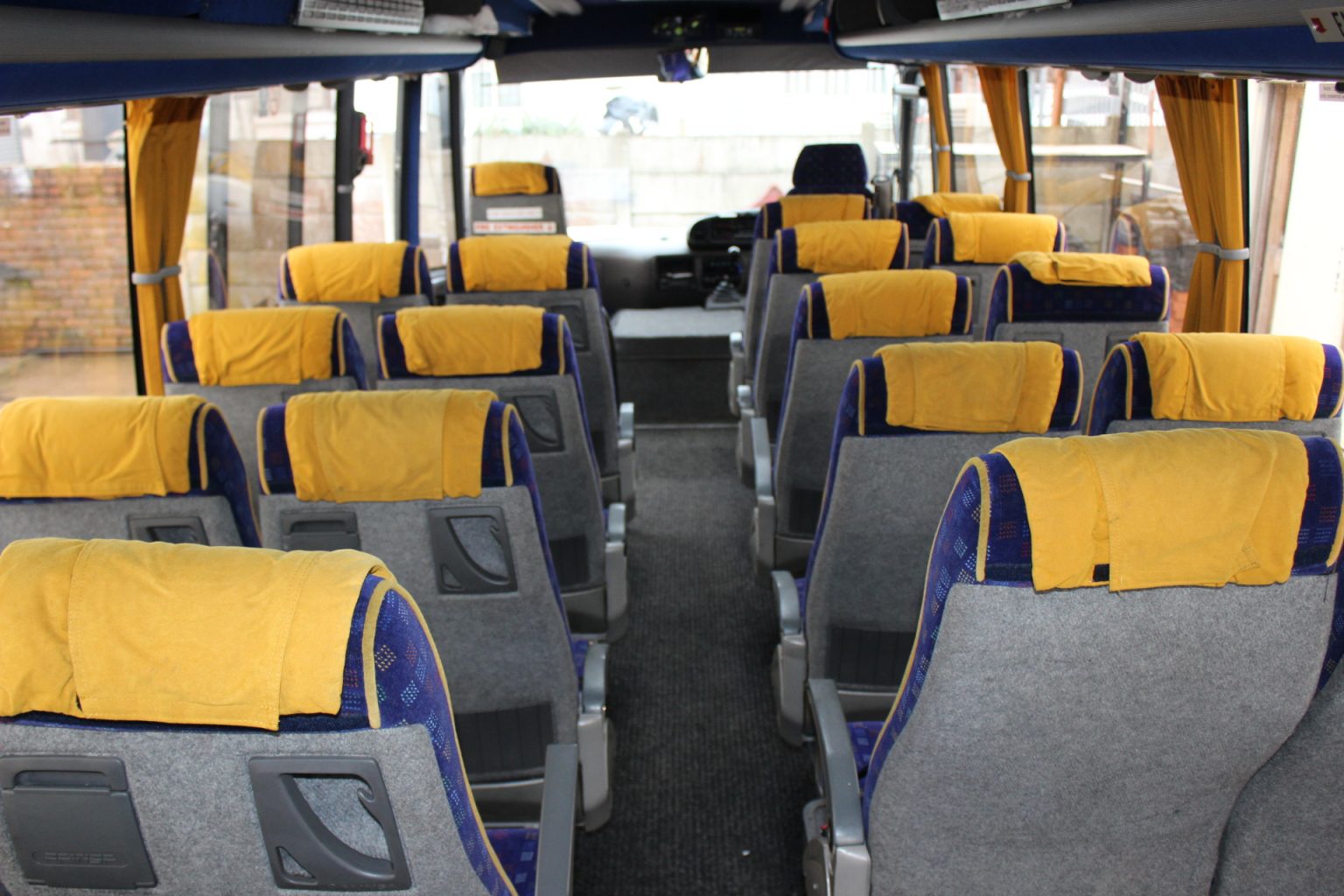 2004 TOYOTA OPTIMO V 21 SEATS - Hills Coaches