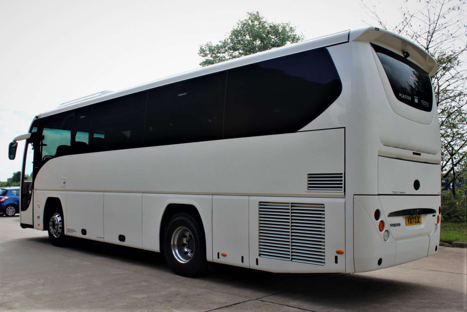 2017 VOLVO B8R PLAXTON PANTHER CUB 45 SEAT EURO 6 - Hills Coaches