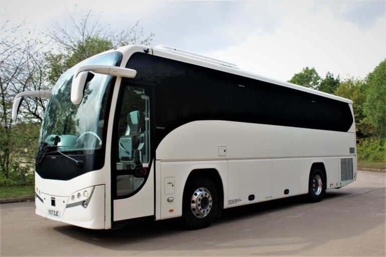 2017 VOLVO B8R PLAXTON PANTHER CUB 45 SEAT EURO 6 - Hills Coaches