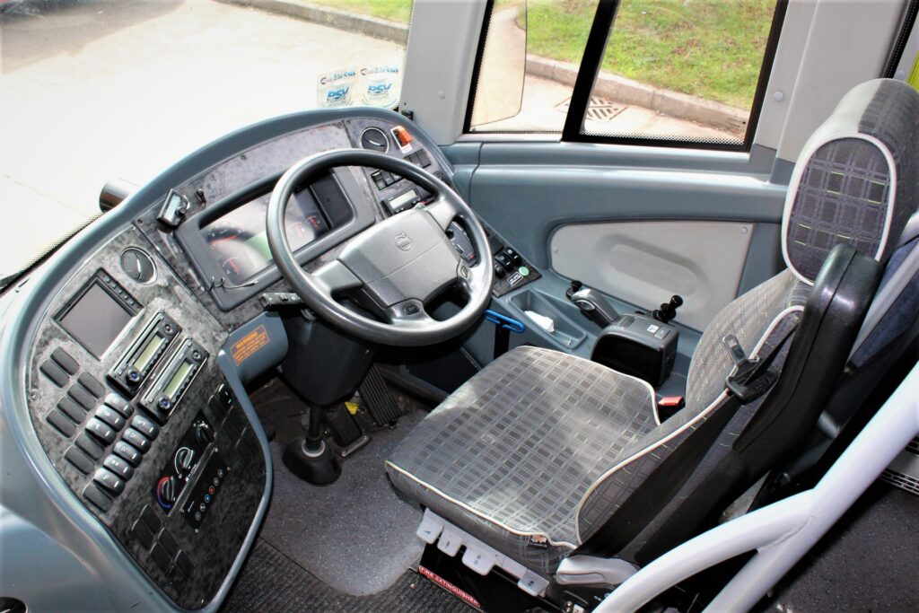 2017 VOLVO B8R PLAXTON PANTHER CUB 45 SEAT EURO 6 - Hills Coaches