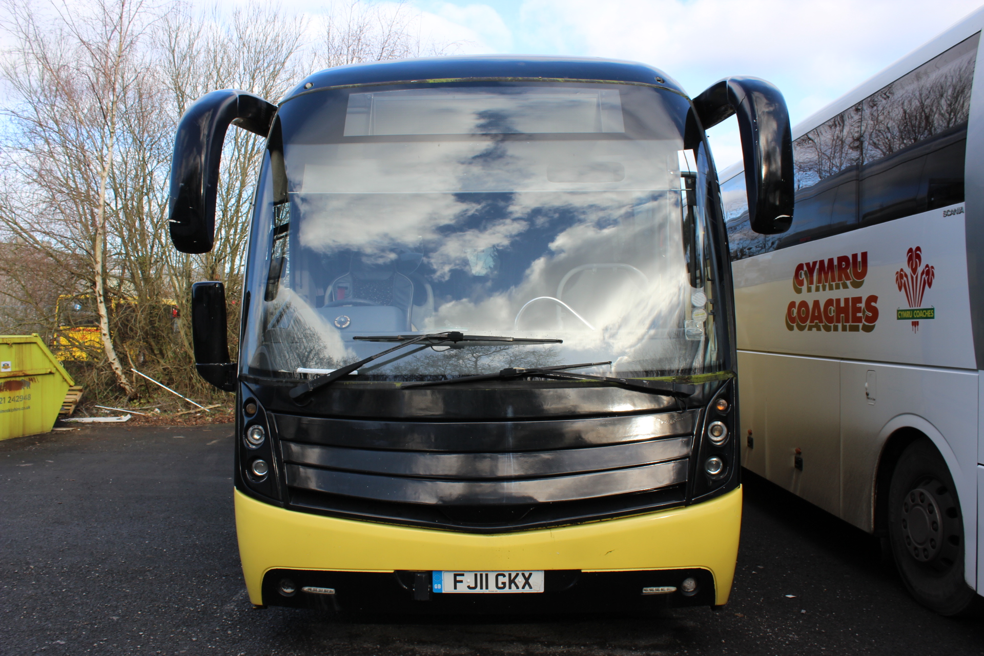 2011 VOLVO B9R CAETANO LEVANTE 48 SEAT EURO 5 - Hills Coaches