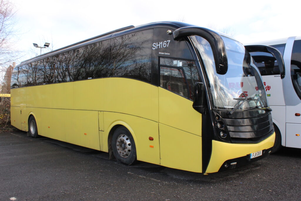 2011 VOLVO B9R CAETANO LEVANTE 48 SEAT EURO 5 - Hills Coaches