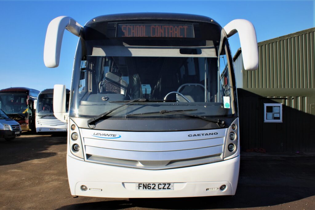 2013 VOLVO B9R CAETANO LEVANTE 49 SEAT EURO 5 - Hills Coaches