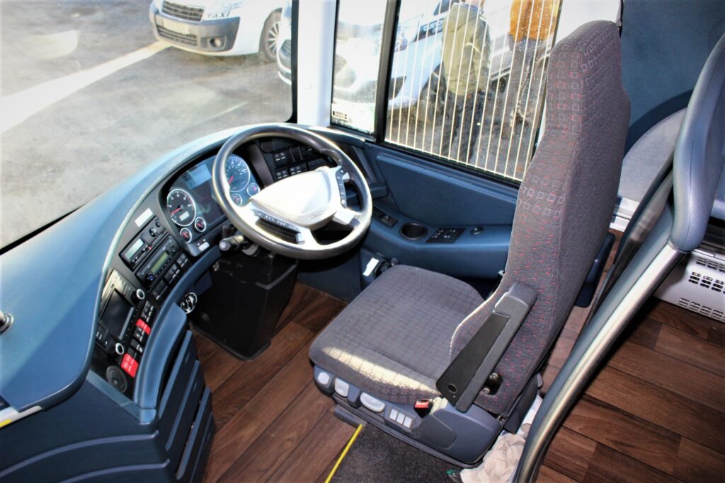 2015 NEOPLAN TOURLINER N2216/SHD 49 SEAT EURO 6 - Hills Coaches