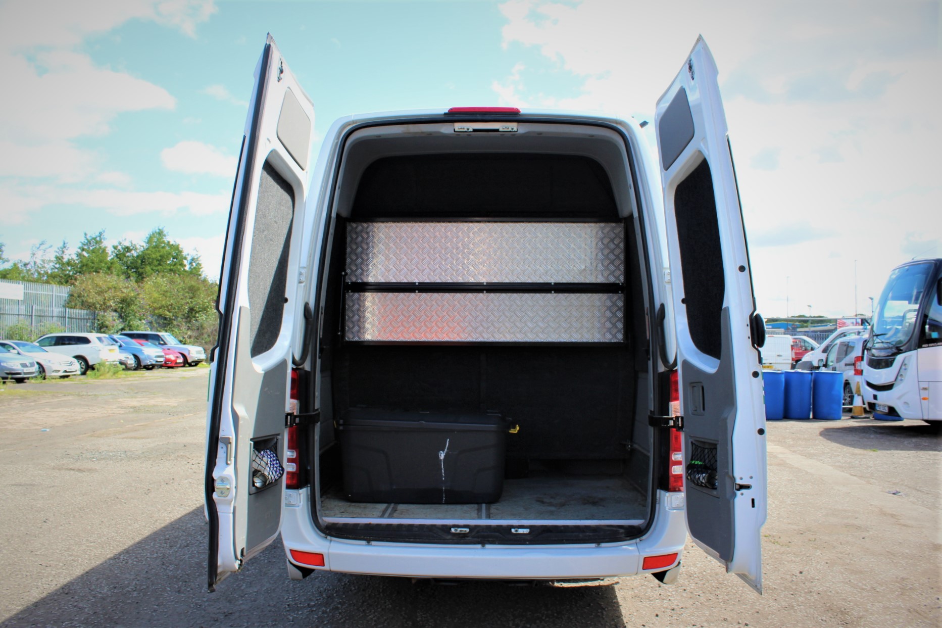 2018 MERCEDES 516 CDI SPRINTER 16 SEAT EURO 6 - Hills Coaches