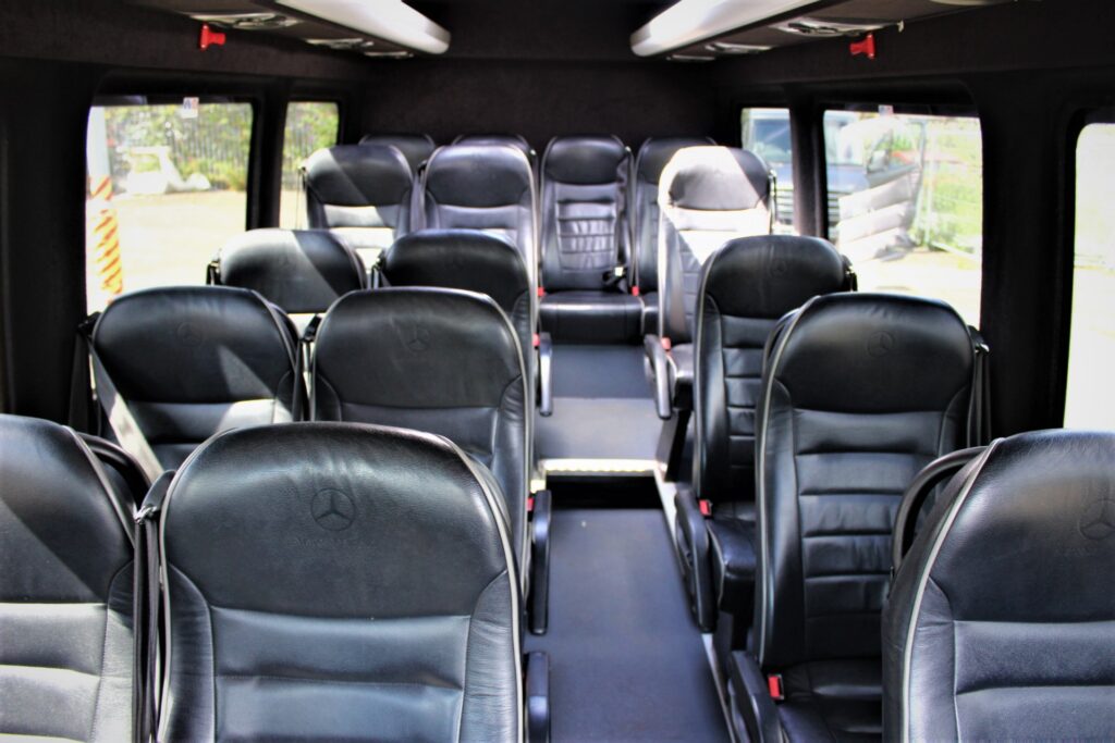 2016 MERCEDES 516 CDI SPRINTER 16 SEAT EURO 6 - Hills Coaches