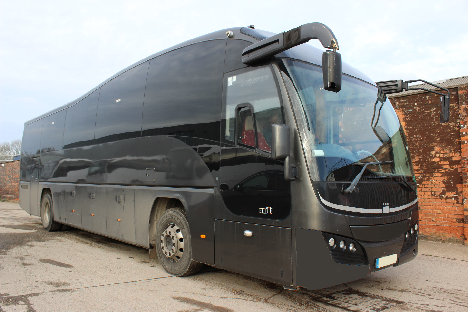 2012 VOLVO B9R PLAXTON ELITE 49 SEAT EXEC EURO 5 - Hills Coaches