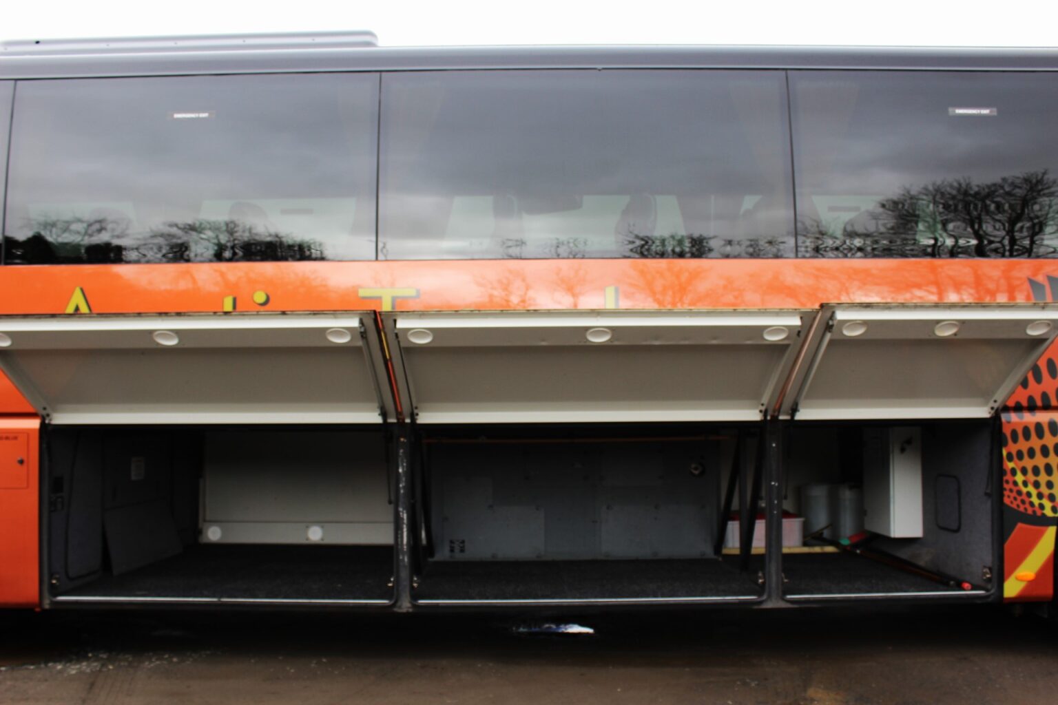 2017 VOLVO B11R PLAXTON PANTHER 61 SEAT EXEC EURO 6 - Hills Coaches