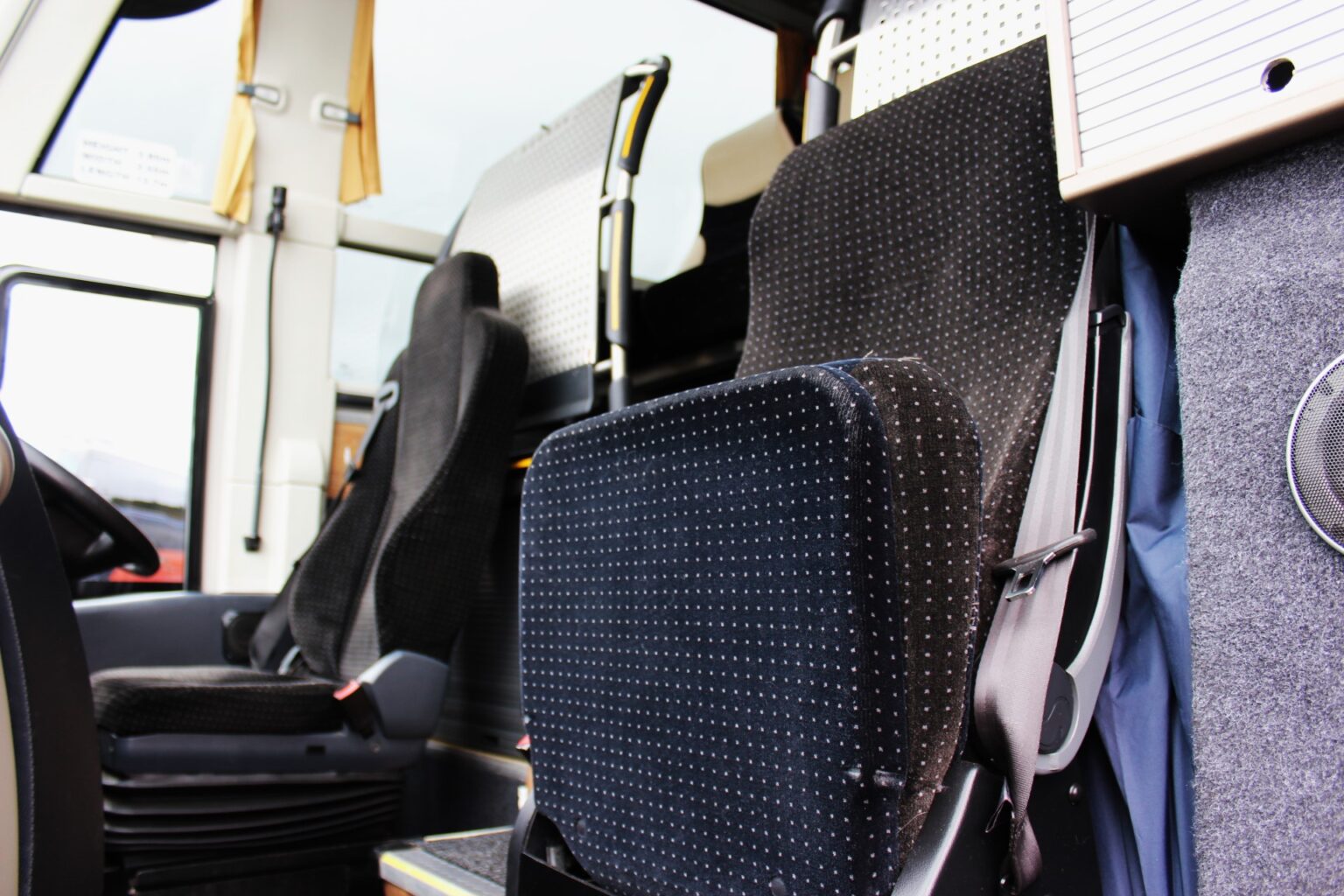 2016 BEULAS MYTHOS 59 SEAT EXEC EURO 6 - Hills Coaches