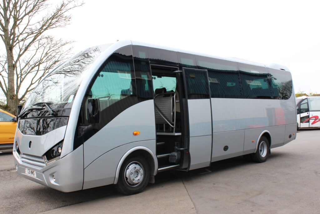2015 MERCEDES ATEGO UNVI VOYAGER 33 SEAT EURO 6 - Hills Coaches