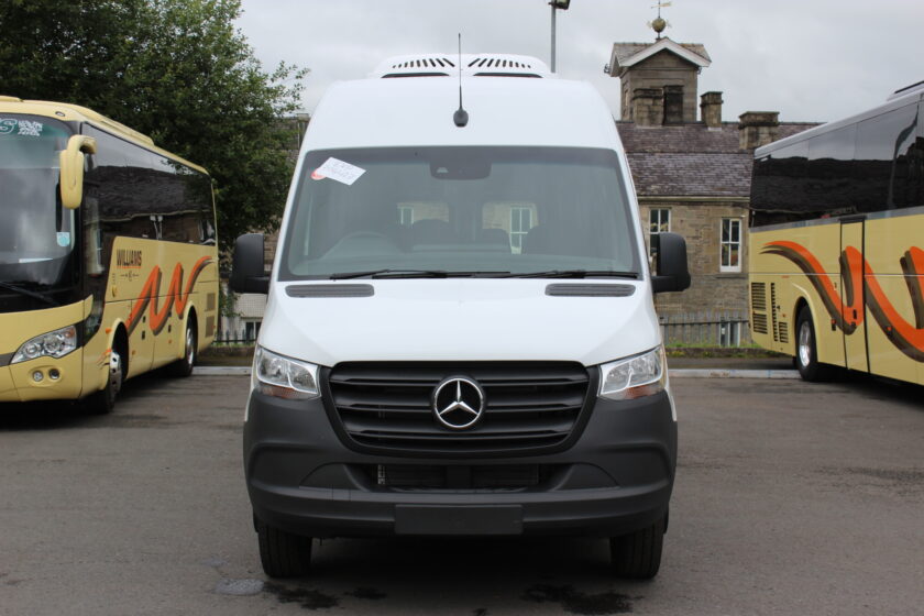 NEW MERCEDES-BENZ 517 CDi SPRINTER CENTOBUS EL 16 SEATS - Hills Coaches