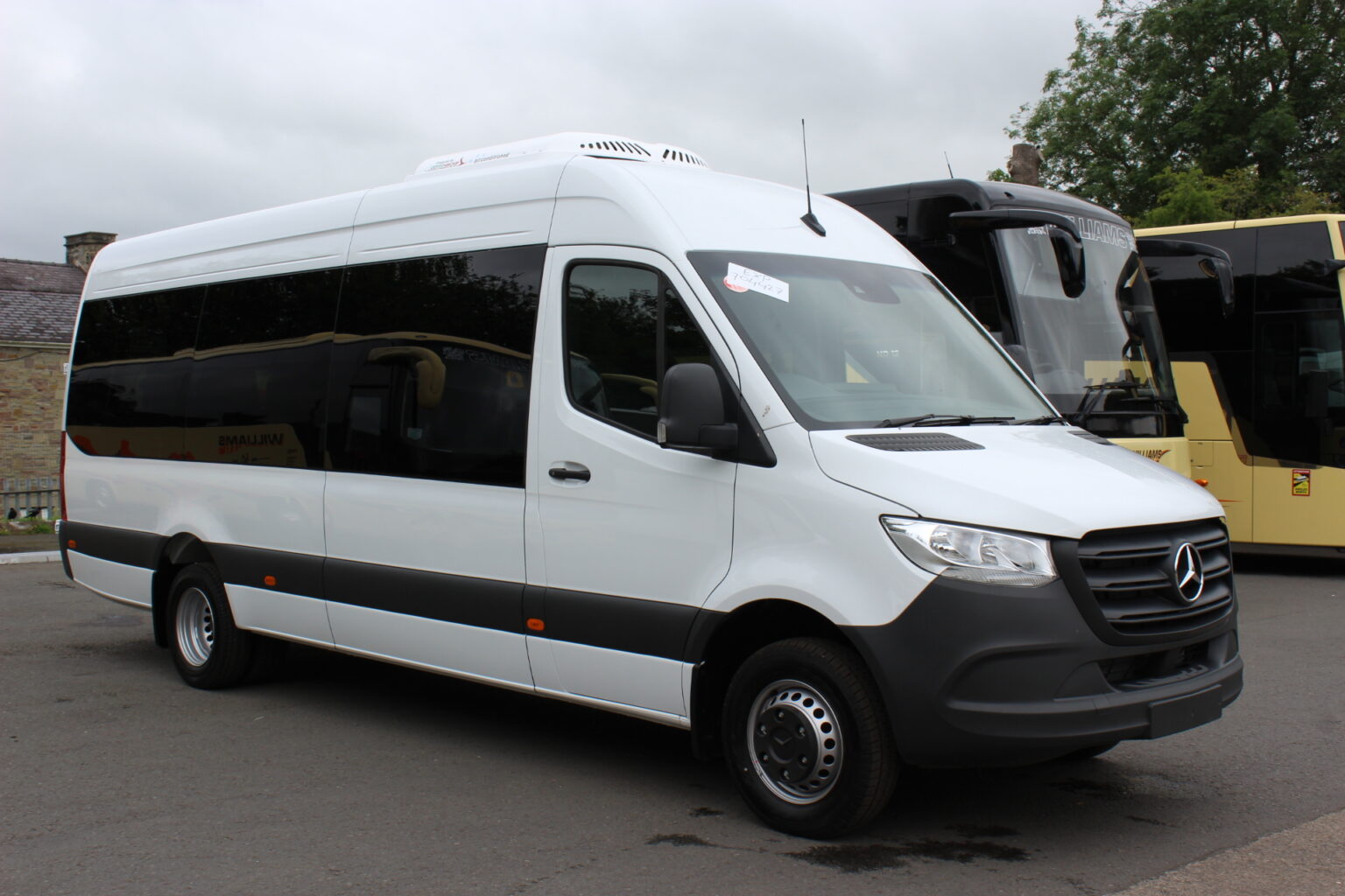 NEW MERCEDES-BENZ 517 CDi SPRINTER CENTOBUS EL 16 SEATS - Hills Coaches