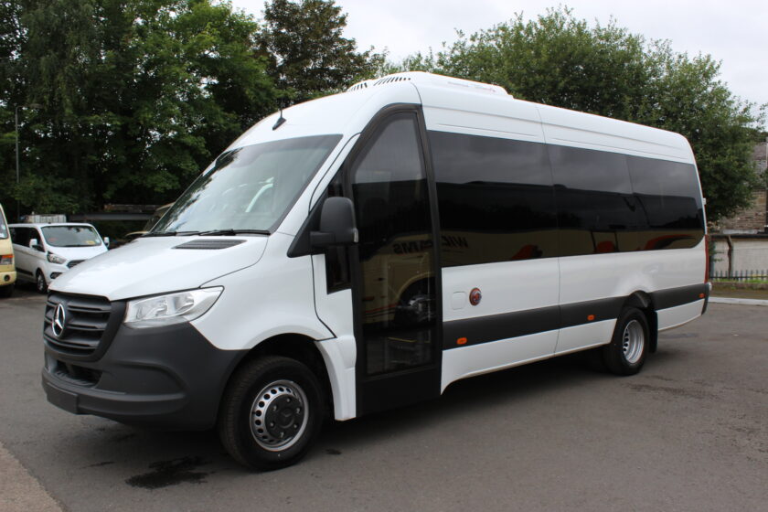 NEW MERCEDES-BENZ 517 CDi SPRINTER CENTOBUS EL 16 SEATS - Hills Coaches