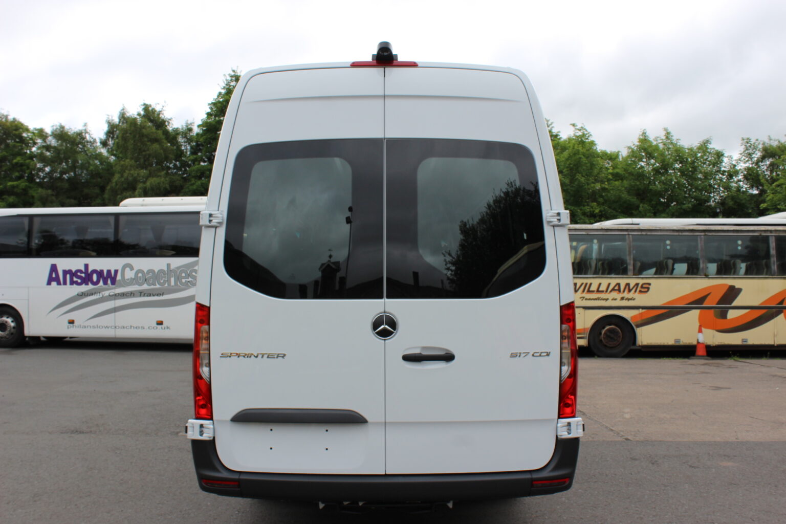 NEW MERCEDES-BENZ 517 CDi SPRINTER CENTOBUS EL 16 SEATS - Hills Coaches