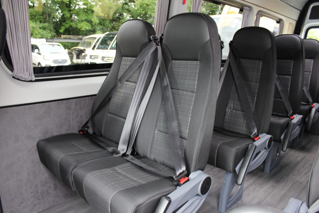 NEW MERCEDES-BENZ 517 CDi SPRINTER CENTOBUS EL 16 SEATS - Hills Coaches