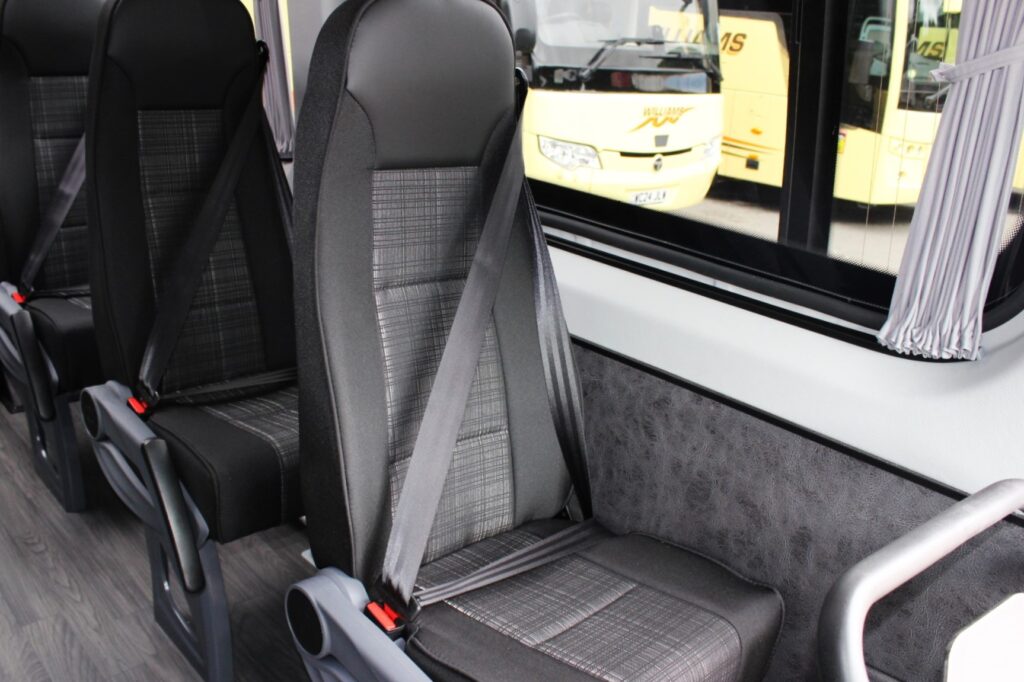 NEW MERCEDES-BENZ 517 CDi SPRINTER CENTOBUS EL 16 SEATS - Hills Coaches
