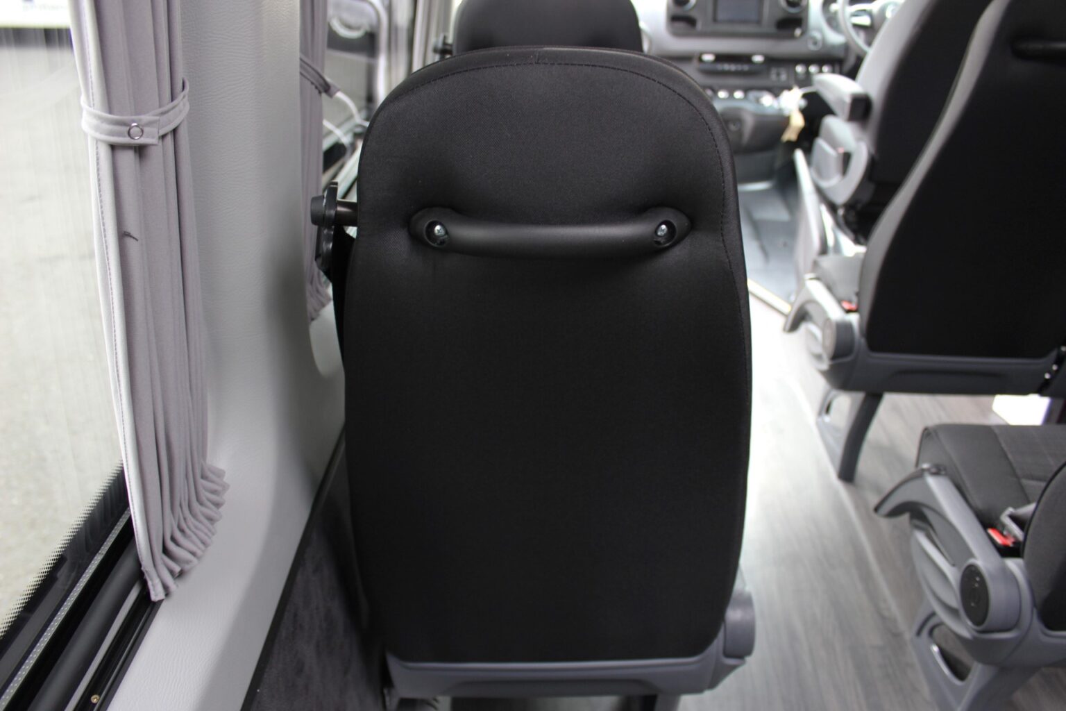 NEW MERCEDES-BENZ 517 CDi SPRINTER CENTOBUS EL 16 SEATS - Hills Coaches