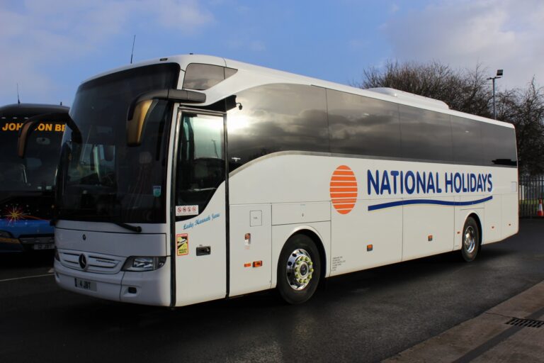 2017 MERCEDES-BENZ TOURISMO 53 SEAT EXEC EURO 6 - Hills Coaches