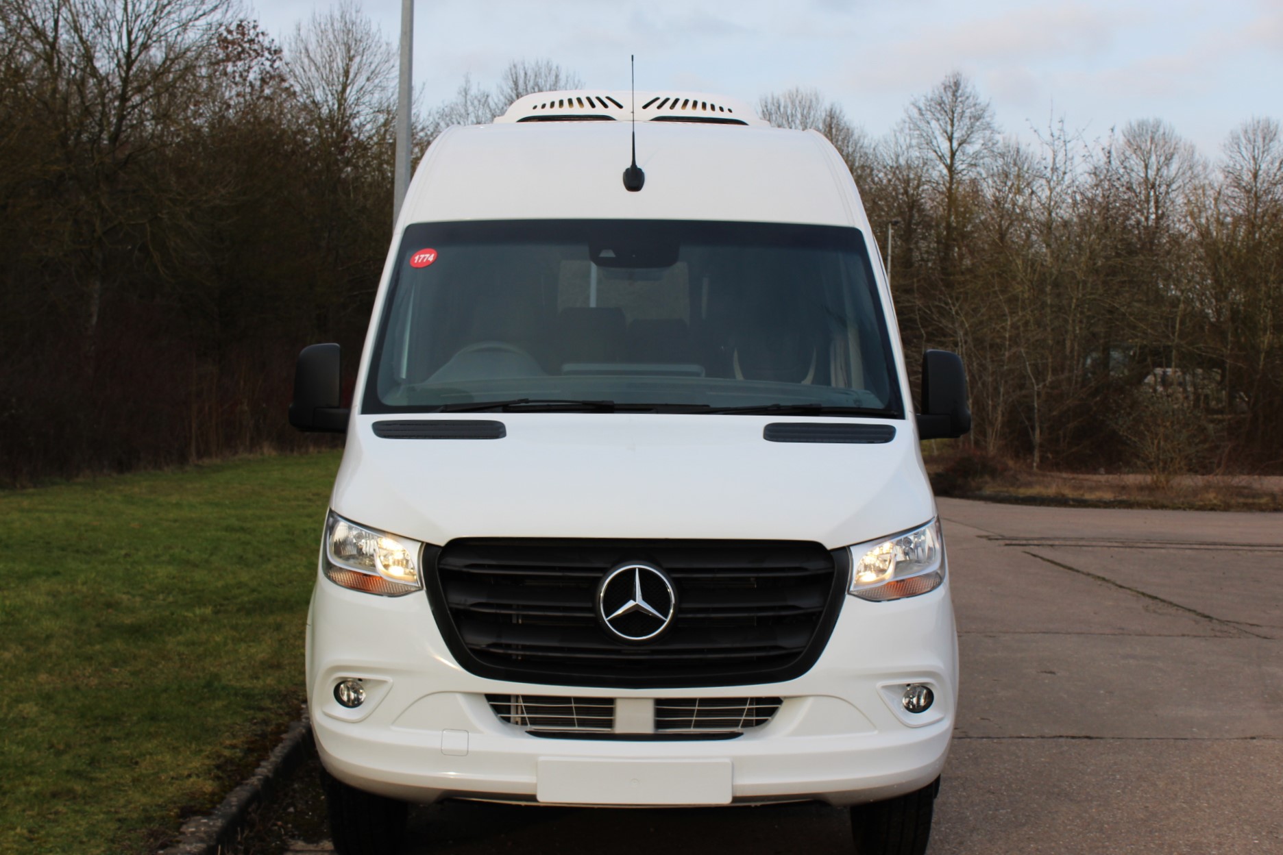 NEW MERCEDES-BENZ 517 CDI CENTOBUS EXECUTIVE TOURING EURO 6 - Hills Coaches