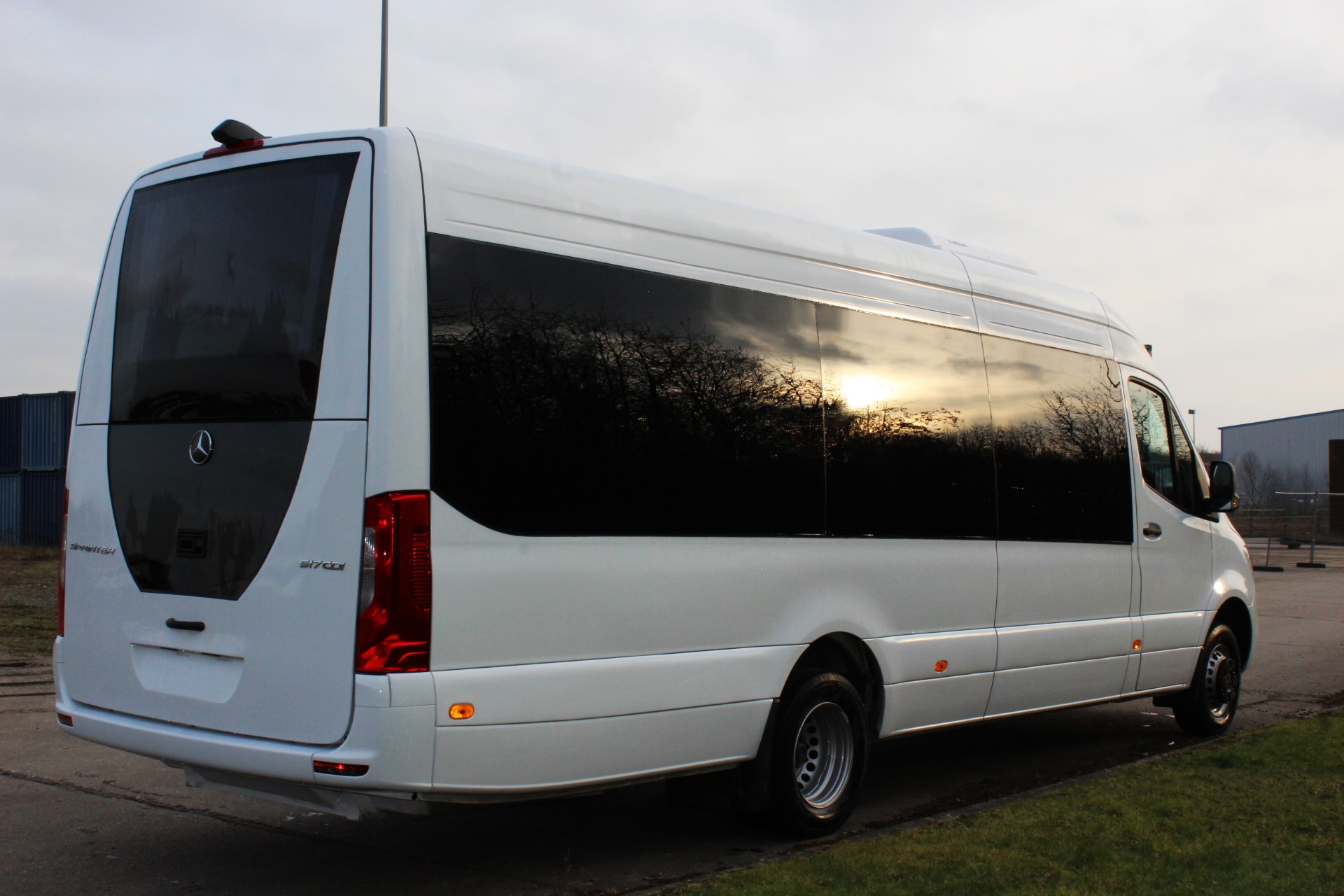 NEW MERCEDES-BENZ 517 CDI CENTOBUS EXECUTIVE TOURING EURO 6 - Hills Coaches