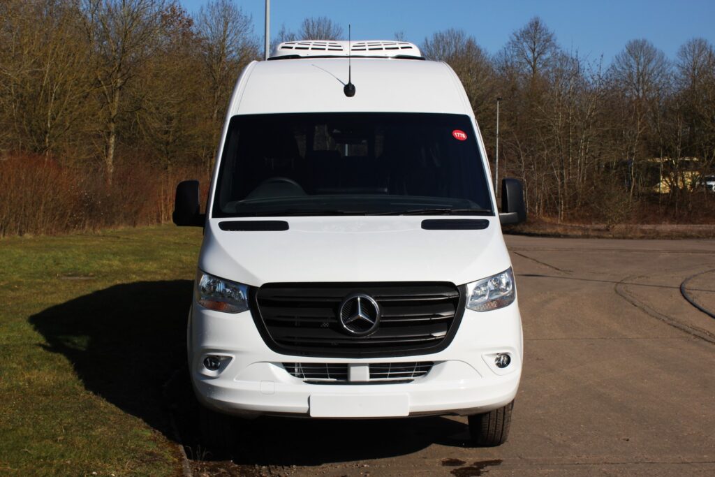 NEW MERCEDES-BENZ 517 CDI CENTOBUS EXECUTIVE TOURING 22 SEAT - Hills ...