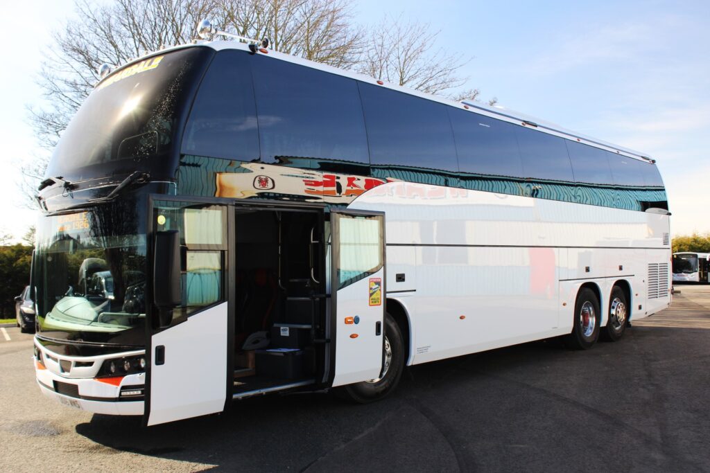 2016 BEULAS GLORY 62 SEAT EURO 6 - Hills Coaches