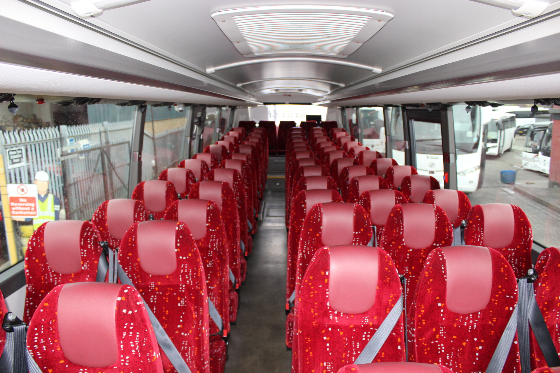 2018 VOLVO B8R SUNSUNDEGUI SB3 PSVAR 72 SEAT EURO 6 - Hills Coaches